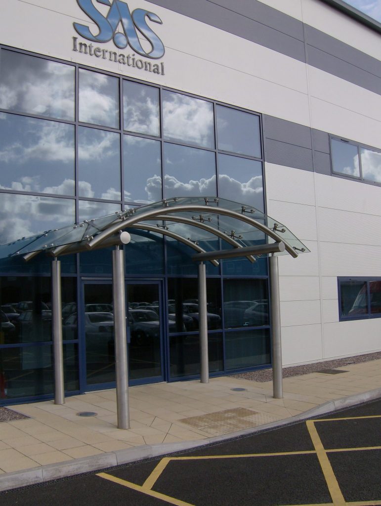 10 Reasons Why You Should Have a Commercial Glass Entrance on Your ...